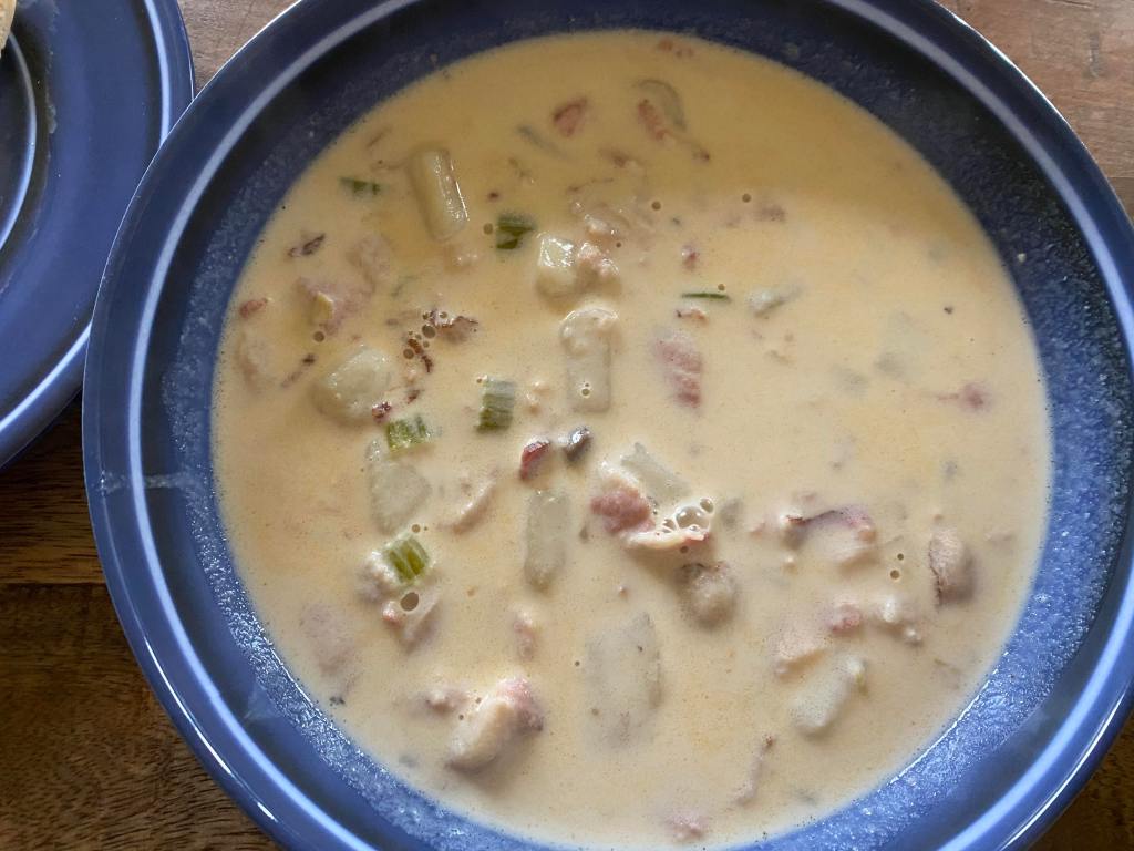 Cozy clam chowder - The Lutrinae